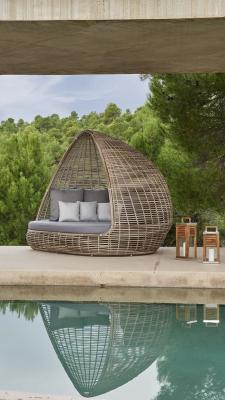 China Hotel Swimming Pool Sunbed Half Round Rattan Daybed with Canopy. Skyblue SN-26102 for sale