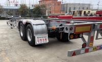 China 28t Heavy Duty Landing Gear Gooseneck Skeleton Semi-Trailer with Dual Line Braking System for sale