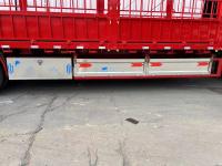 China Truck Trailer for Livestock Transportation 3 Axles 20-40 Tons High Fence Semi Trailer for sale