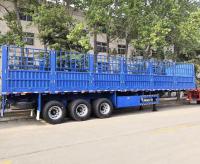 China Best 40-80 Ton Steel Materials Fence Truck Trailer for Transporting Animals and Cargo for sale