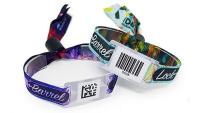 China CMYK Pantone Colors Tyvek Barcode waterproof Wristbands For Events for sale