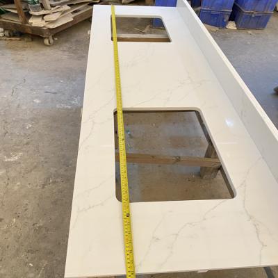 China 18mm 20mm 30mm Calacatta Engineered Stone Slab Customized Size Carrera White Quartz Stone for sale