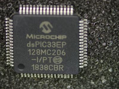 China DSPIC33EP128MC206-I/PT 16 Bit dsPIC MCU 128KB Flash 3.3V 64 Pin RISC for sale