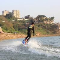 China Carbon Fibre Electric Jet Board for Water Sports Fastest Motorized Power Surfboard for sale