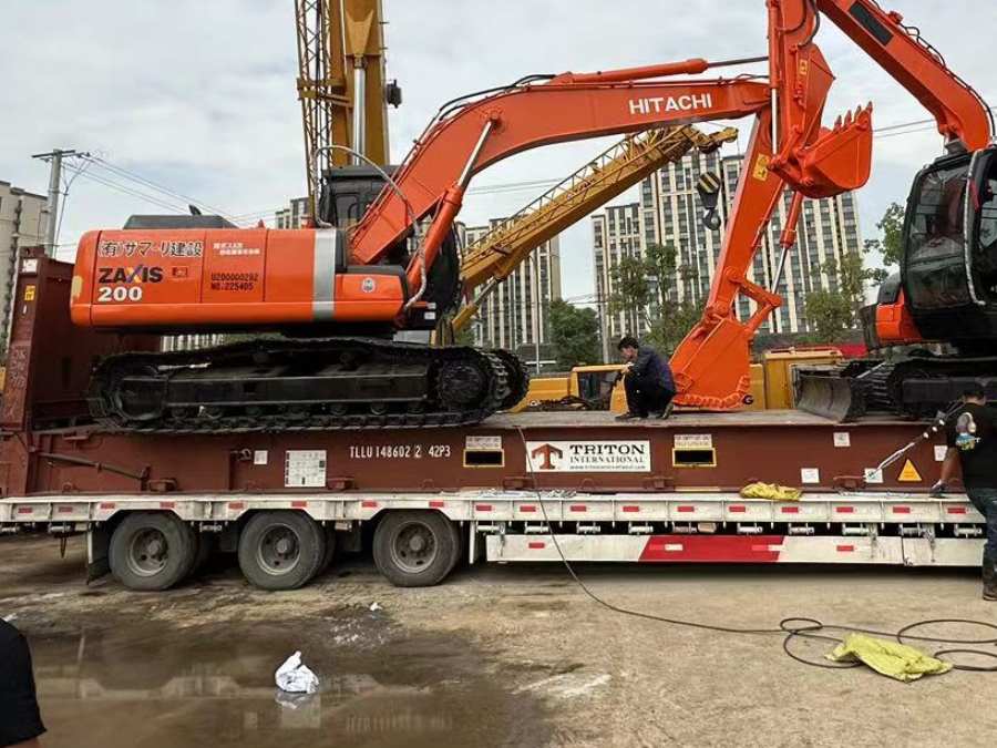 Hitachi ZX200 excavator fixed