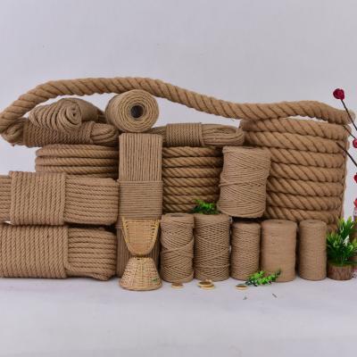 China 6mm-60mm Natural Jute 3-Strand Twisted Rope with 2000lbs Tensile Strength for Decoration and Sea Fishing for sale