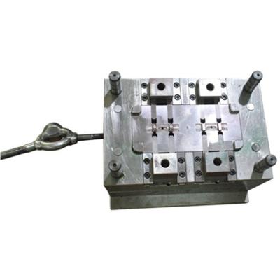 China Hot Manifold Plastic Multi Cavity Mold Die Medical Plastic Injection Molding for sale