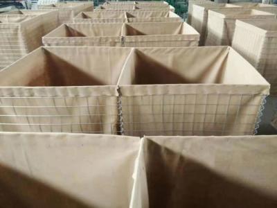 China DB7 DB8 Heavy Duty Sand Filled Barriers 50x50mm Galvanized Steel with 3.8-5mm Wire Diameter for Military Security for sale