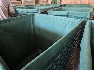 China Galvanized Wire Collapsible Sand Earth Filled Defence Barriers with Non-Woven Polypropylene and Stackable Design for sale