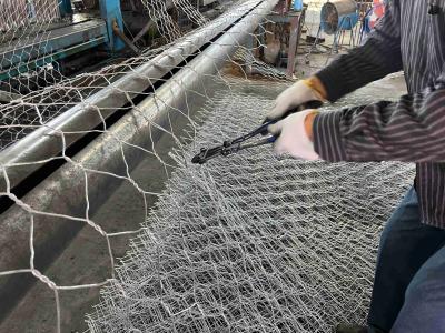 China 3.2mm Woven Gabion Baskets with 60x80mm Hexagonal Mesh for Flood Control and Erosion Protection for sale
