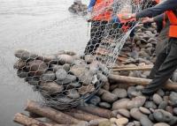 China Galvanized Gabion Box 2.0-4.0mm Wire Diameter for Seawall Protection with 1.8-2.7m Length Options for sale