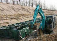 China Hot Dip Galvanized Gabion Basket 8x10 Mesh with PET Geobag for River Slope Reinforcement for sale