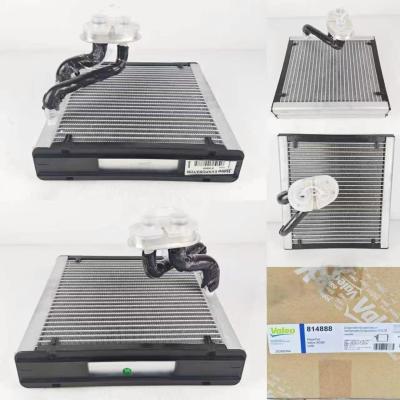 China Valeo's new air conditioning evaporator assembly, part number 814888, with built-in pipe fittings, is compatible with the Land Rover Range Rover Evoque L550 and is a core heat exchange component of th for sale