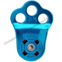 China Climbing Equipment 30KN Aluminum Alloy 3-Hole Single Pulley with Galvanized Finish for sale