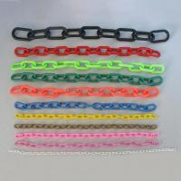 China 8mm PE Plastic Safety Chain with Red White Yellow Black Color for Roadway Safety in 25 Meter Length for sale