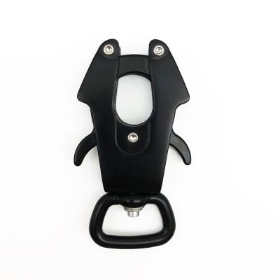 China Aluminium Pet Release Buckle Frog Clip Pet Snap Hook Frog Carabiner Safety Harness Collar Frog Clip Buckles for sale