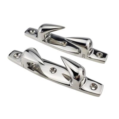 China Heavy Dudy Marine Grade 316 Stainless Skene Boat Angled Bow Chocks Yacht Deck Dock Mooring Rope Cleat Chock for sale