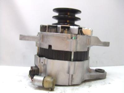 China ISUZU GIGA 60A Alternator 1812005317 A008TU4186 24V Heavy Duty Truck for sale