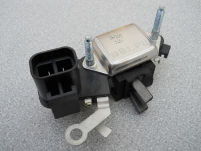 China Hitachi Alternator Voltage Regulator LR140415 LR150428 LR160426 for Nissan 2.3L 2.5L 2.7L for sale