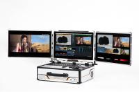 China Internet Signal Source 17.3 Inch Three Screen Live Streaming Equipment for Portable Outdoor Sport Game for sale