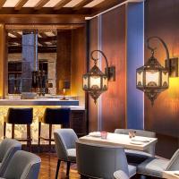 China Waterproof Decorative Black Copper Wall Light With 80 Lamp Luminous Flux for sale
