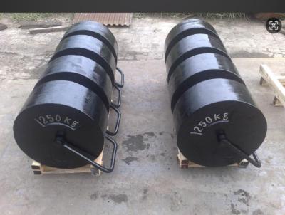 China OIML Standard Stackable 250kg M1 Test Weights Cast Iron Calibration Weights For Crane for sale