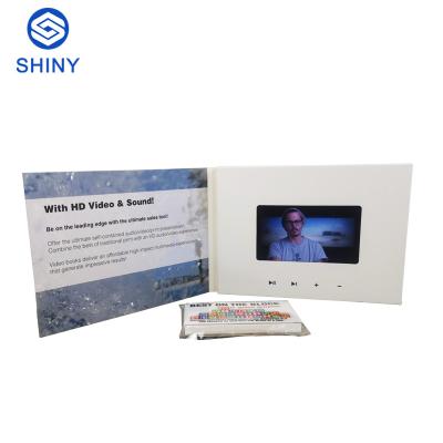 China Greeting Card Wedding Invitation Card 4.3 Inch Lcd Digital Brochure for sale