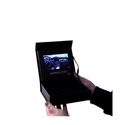China Black 7 Inch LCD Video Gift Box For Jewelry Ring 4GB Memory UV printing for sale