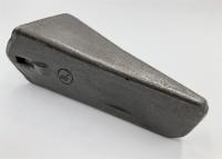 China Hot selling construction machinery heat treatment tempered steel excavator forged bucket teeth EX200/35S for sale