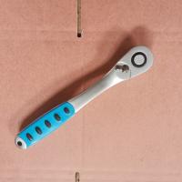 China Heavy Duty Ratcheting Wrench Cranked Handle with Soft Grip 1/2in 90 Teeth Ratchet Wrench for sale