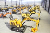 China 1800 kg Machine Weight HUAQI Mini Digger Crawler Excavator with Eaton Hydraulic Cylinder for sale