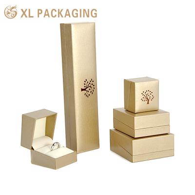 China XL Packaging Custom Luxury Boxes Custom Logo PU Leather Jewelry Box for Packaging Pendant Bangle Bracelet Necklace Set for sale
