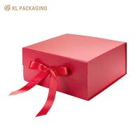 China Custom Printed Luxury Magnetic Gift Box with Foldable Design and Ribbon for Clothing & Skincare for sale