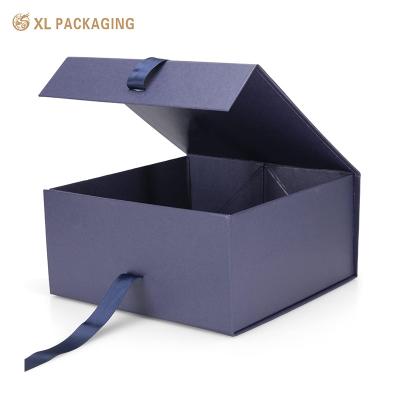 China Custom Luxury Foldable Magnetic Rigid Boxes for Shoes & Apparel Packaging for sale