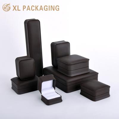 China XL Packaging Custom Gift Box Packaging Fashion Style Jewelry Display Travel Jewelry Box Packaging Gifts Necklace Bracelet Storage Box for sale