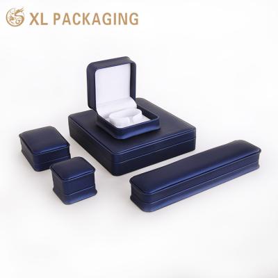 China XL Packaging Custom Packaging Box Factory Luxury Gift Box Packing Jewelry Boxes Custom Logo Stripe Bracelet Necklace Jewelry Box Packaging for sale