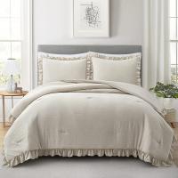 China Customized 3 Pieces Queen Comforter Set Farmhouse Bedding Set with Ruffle Bed Design for sale