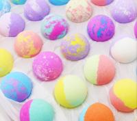 China Colorful Fruity Flavor Bath Bomb with Skin Friendly Formula for SPA OEM Private Label for sale