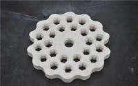 China Refractory Porous Aluminum Oxide Ceramic Disc High Hardness White Color for sale