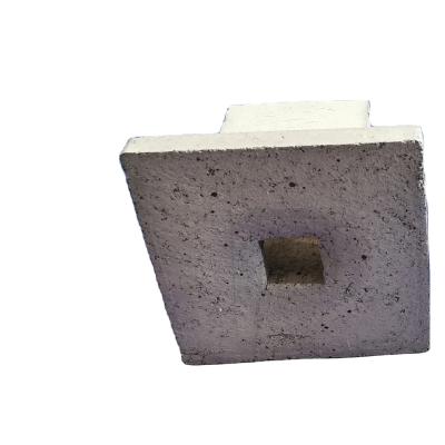 China Corrosion Resistant Black Silicon Carbide Kiln Posts With 7-8% Apparent Porosity for sale
