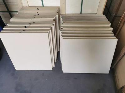 China 0.3% Fe2O3 Refractory Kiln Furniture for sale