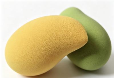 China Mango Shaped Beauty Sponge Hydrophilic PU 42mm*72mm Ergonomic Makeup Blender for sale
