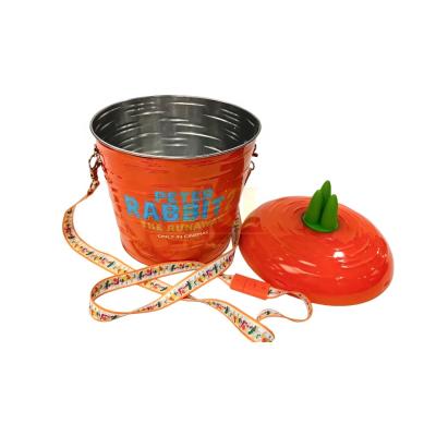 China Custom Orange Carrot Crossbody Strap Food Grade Metal Package Snack Children's Day Gift Easter Bunny Gift Tinplate Bucket for sale
