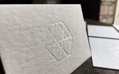 China High ClassCustomized Design Transparent Foil Stamped Business Card With Debossing for sale