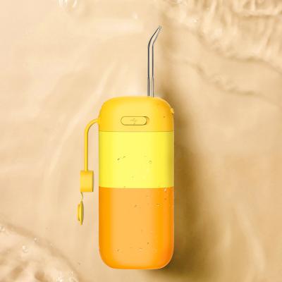China Mini Portable Water Flosser 150ml IPX7 Cordless Dental Care Teeth Flosser 14.1cm for sale