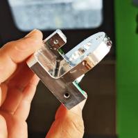 China Precision CNC Machined Servo Motor Mount Bracket in 6061 Aluminum Alloy with ±0.01mm Tolerance and High-Gloss Mirror Milling for sale