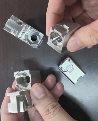 China Precision CNC Liquid Cooling Connector Valve Block in 6061 Aluminum Alloy with ±0.01 mm Tolerance and Hard Anodizing for sale