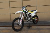 China Double Disc Brake Powerful engine Dirt bike 250cc for sale