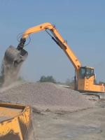 China 2.5m Height Excavator Clamshell Arm Grabber Bucket Arm Painting Surface Treatment for sale
