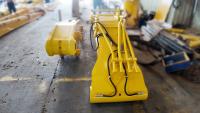 China Custom Excavator Tunnel Arm, Low-Headroom Short Boom for Confined Space Work for sale
